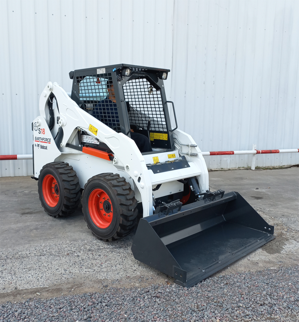 Giới Thiệu Về Máy Xúc Trượt Bobcat S18